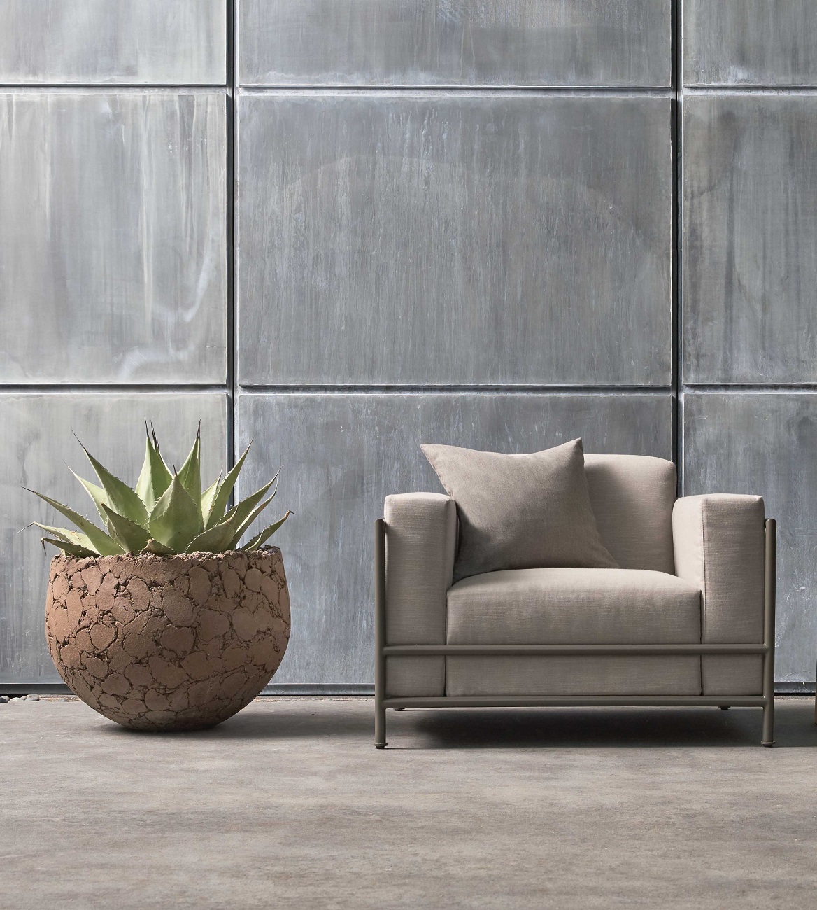 Eclipse Lounge Chair | Sutherland Furniture