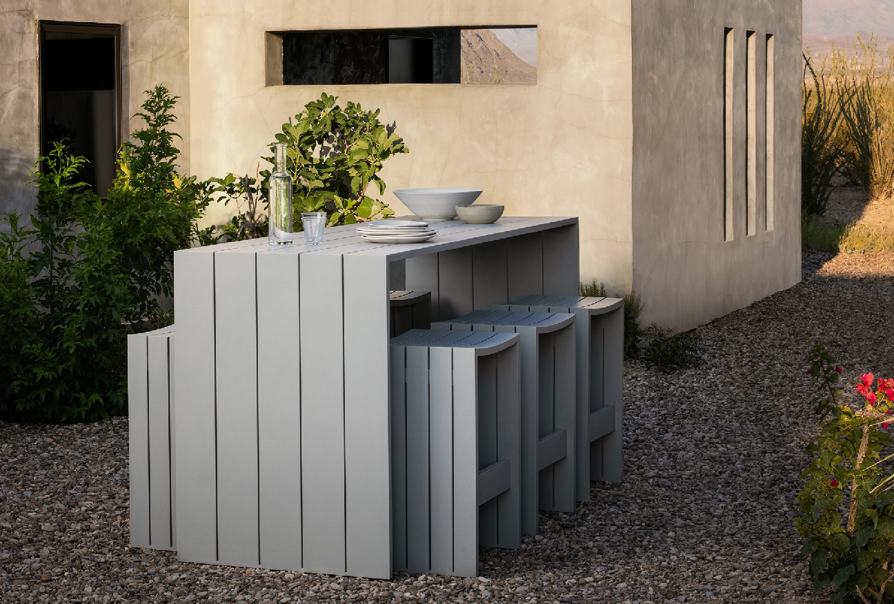 Studio Bar Table | Sutherland Furniture